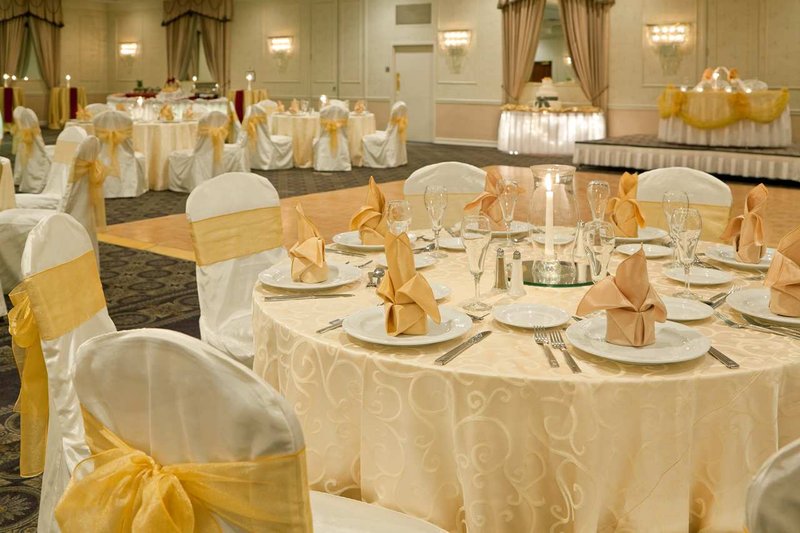 Embassy Suites By Hilton Springfield - 0 Reviews - 8100 Loisdale Rd ...