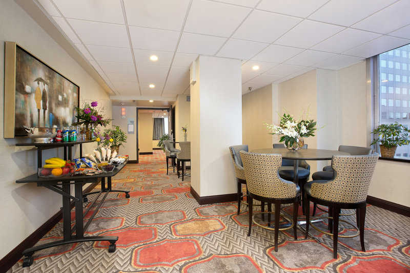 Holiday Inn Express DENVER DOWNTOWN - 3 Reviews - 401 17th Street ...