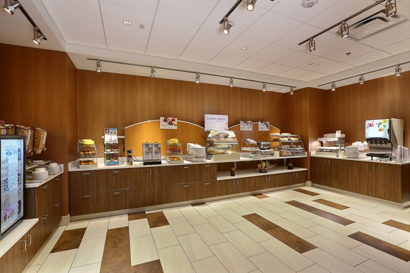 Holiday Inn Express DENVER DOWNTOWN - 3 Reviews - 401 17th Street ...