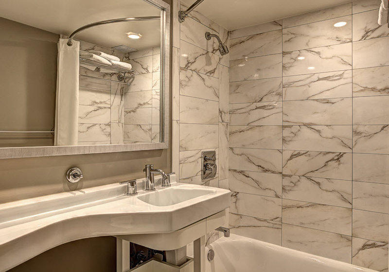 Holiday Inn Express DENVER DOWNTOWN - 3 Reviews - 401 17th Street ...