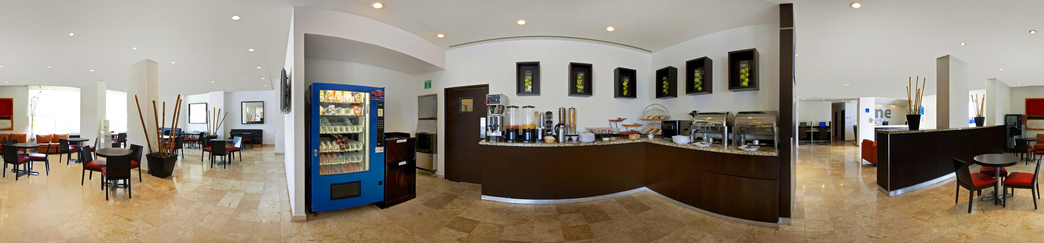 One Monterrey Aeropuerto- Tourist Class Apodaca, Nuevo Leon, Mexico ...