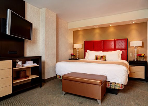 Holiday Inn Express DENVER DOWNTOWN - 3 Reviews - 401 17th Street ...
