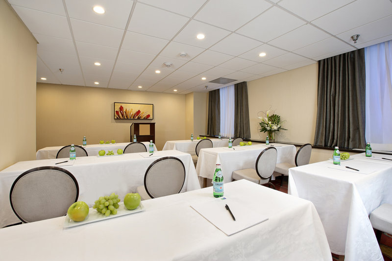 Holiday Inn Express DENVER DOWNTOWN - 3 Reviews - 401 17th Street ...