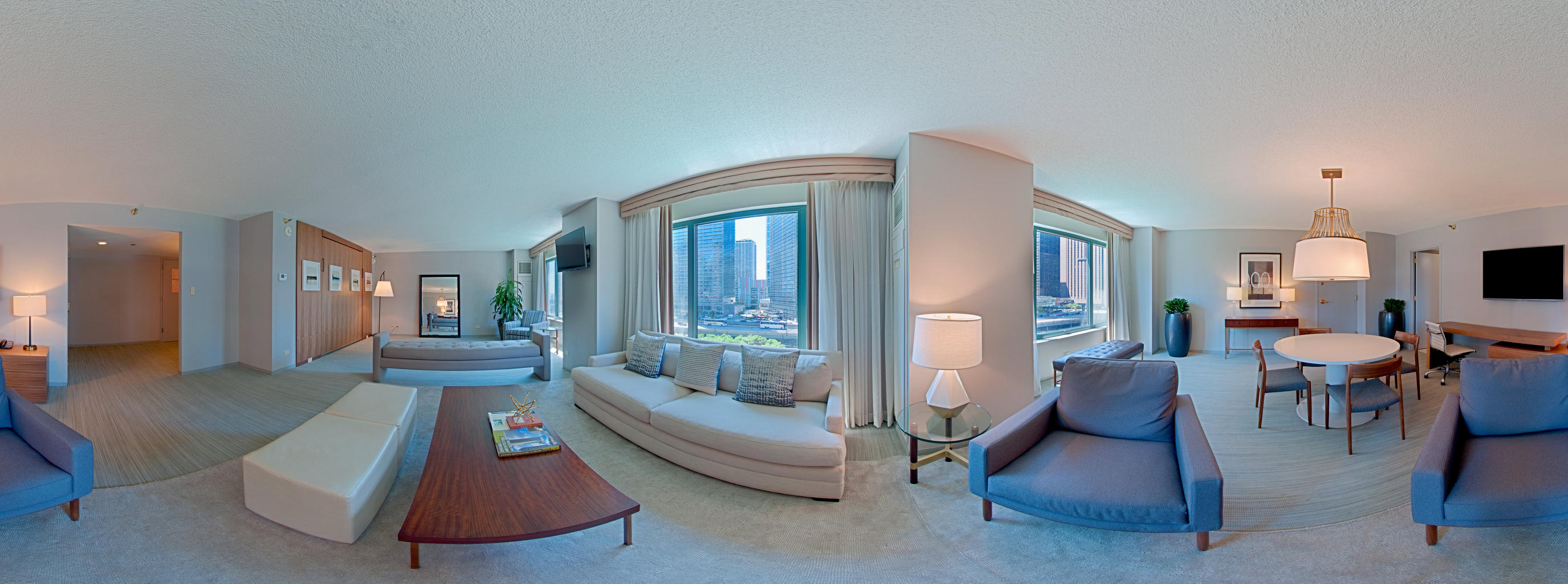 Sheraton Grand Chicago Riverwalk- First Class Chicago, IL Hotels- GDS ...