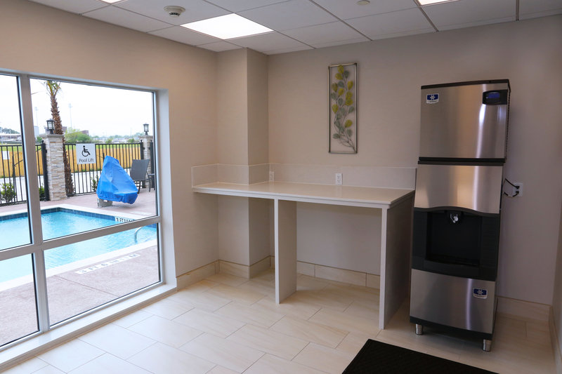 Holiday Inn Express & Suites HOUSTON IAH - BELTWAY 8