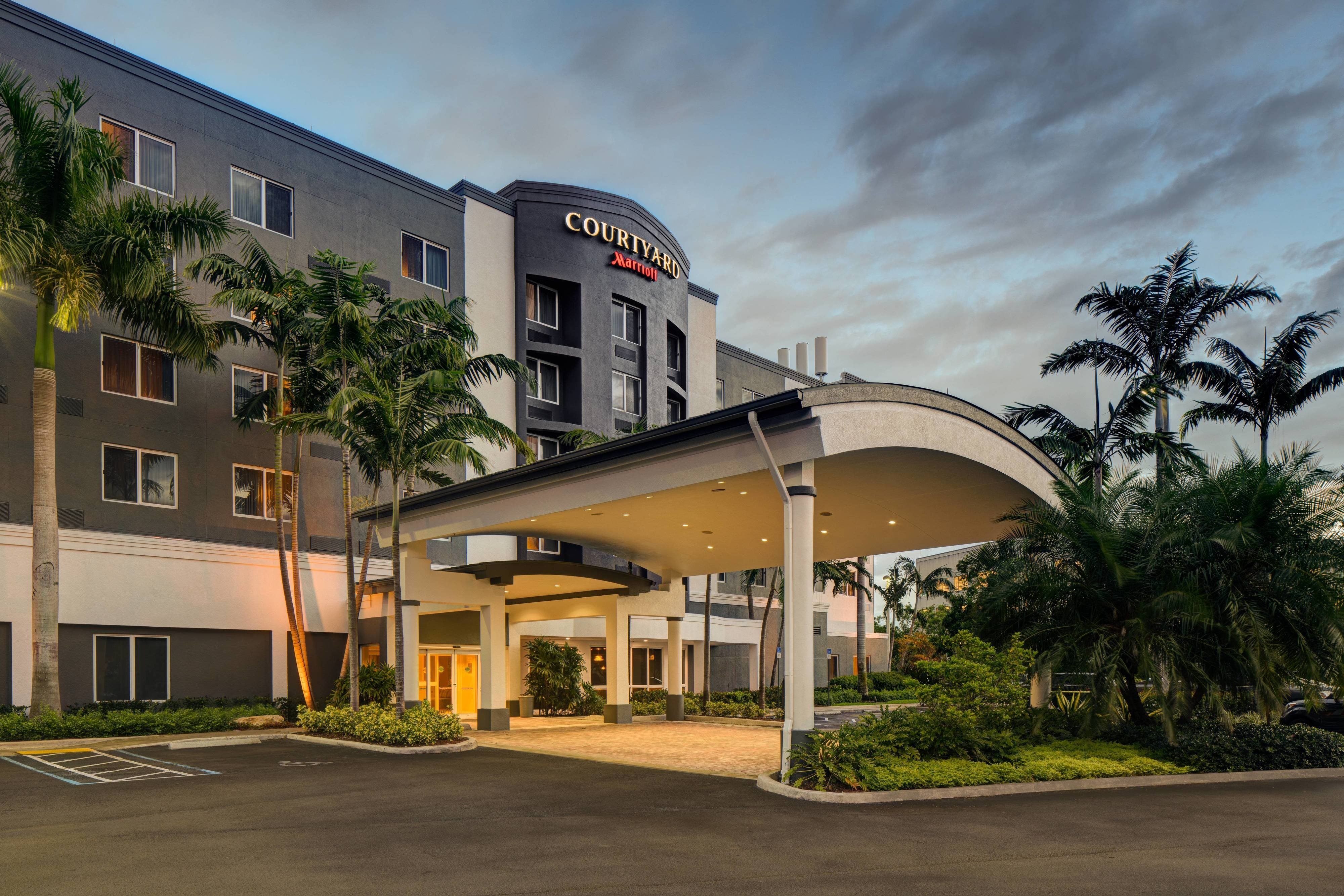 Courtyard Marriott Miami WestFL Turnpike- First Class Miami, FL Hotels ...