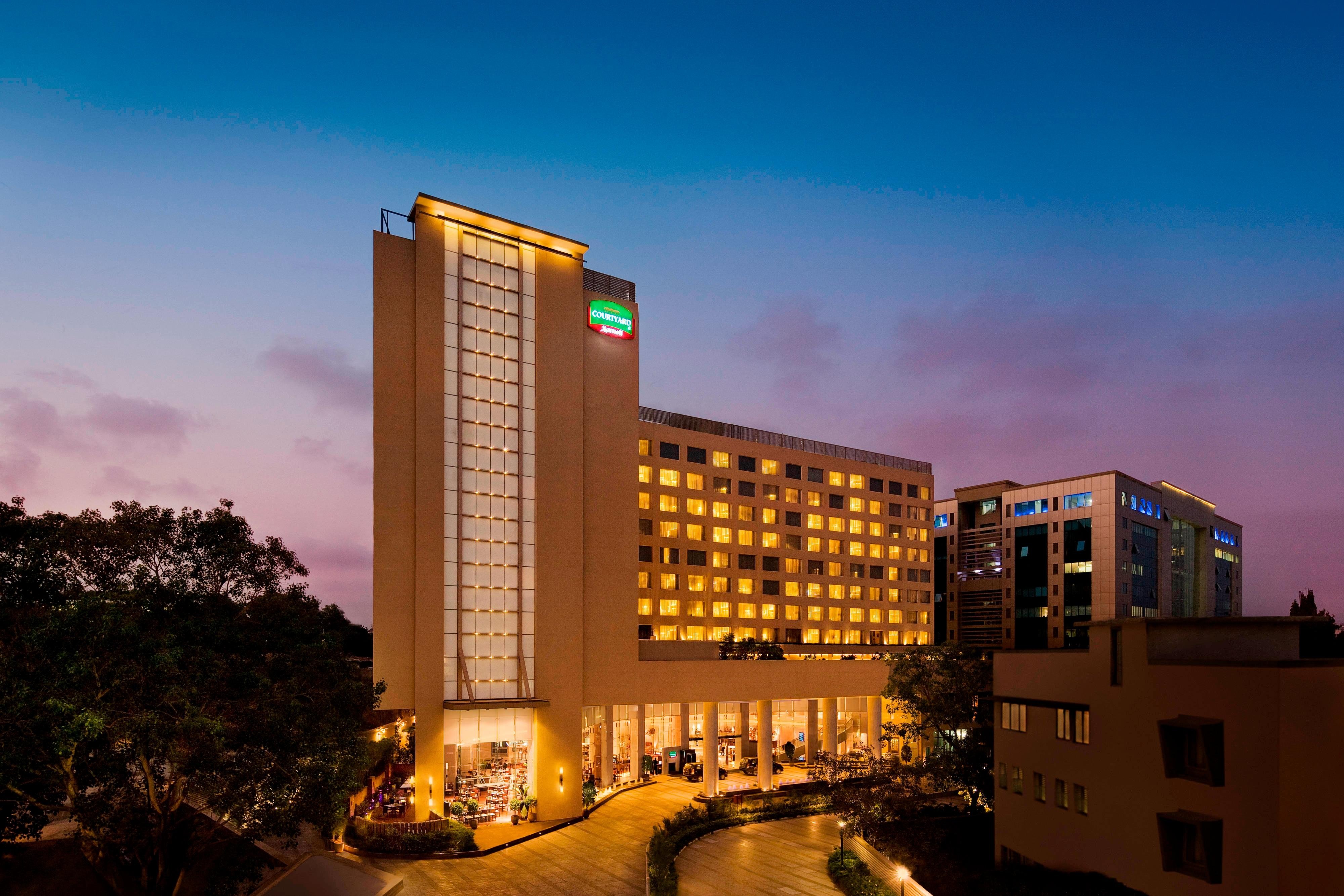 Courtyard Marriott Mumbai Intl Airport- First Class Mumbai, India ...