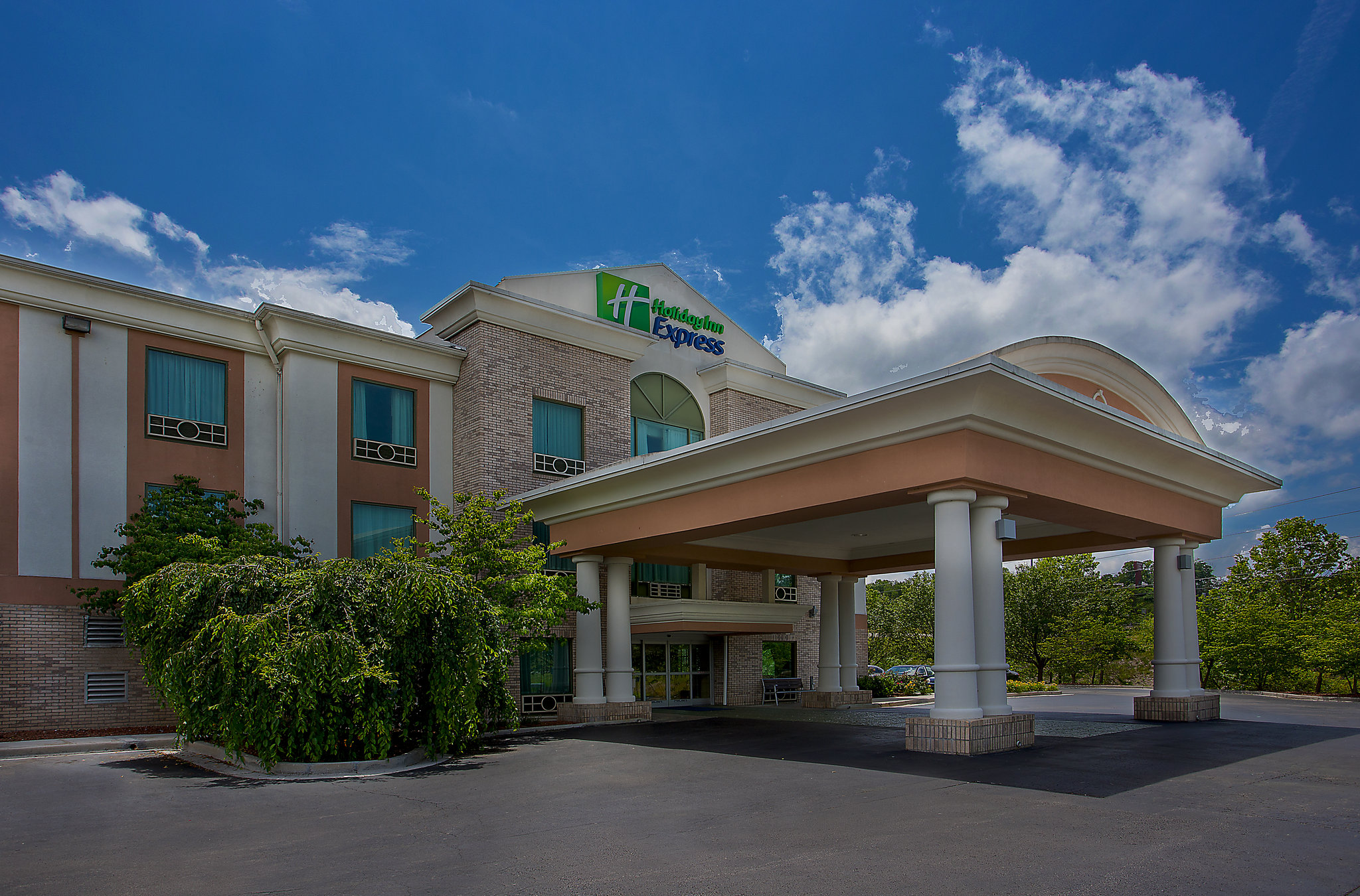 Holiday Inn Express & Suites- Corbin, KY Hotels- Tourist Class Hotels ...