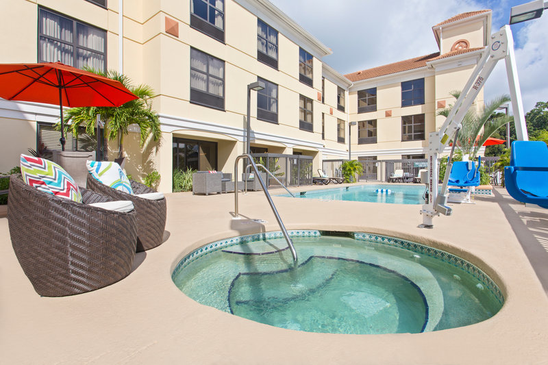 Holiday Inn Express & Suites CLEARWATER NORTH/DUNEDIN