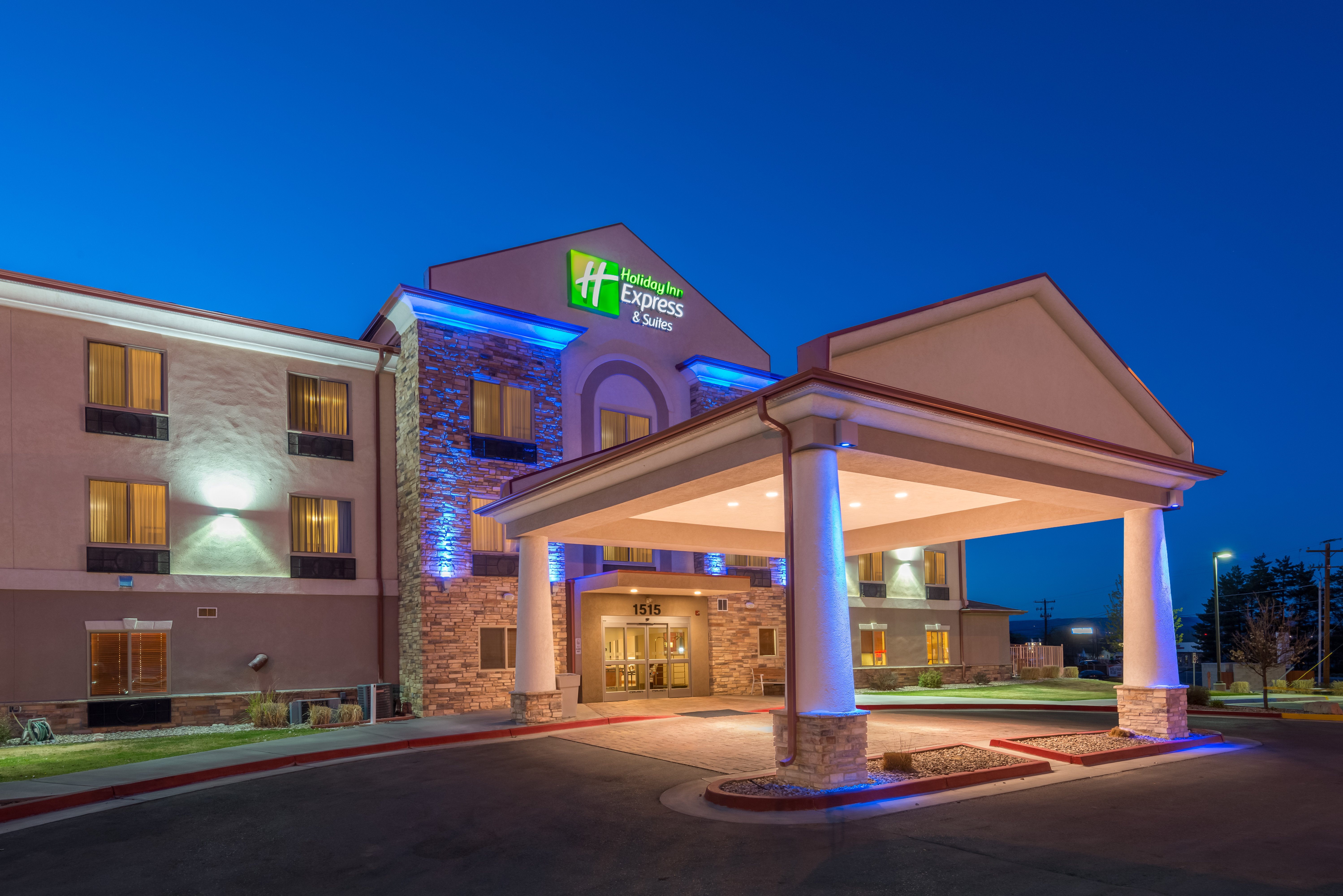 Holiday Inn Express Hotel & Suites Local Info- Tourist Class Vernal, UT ...