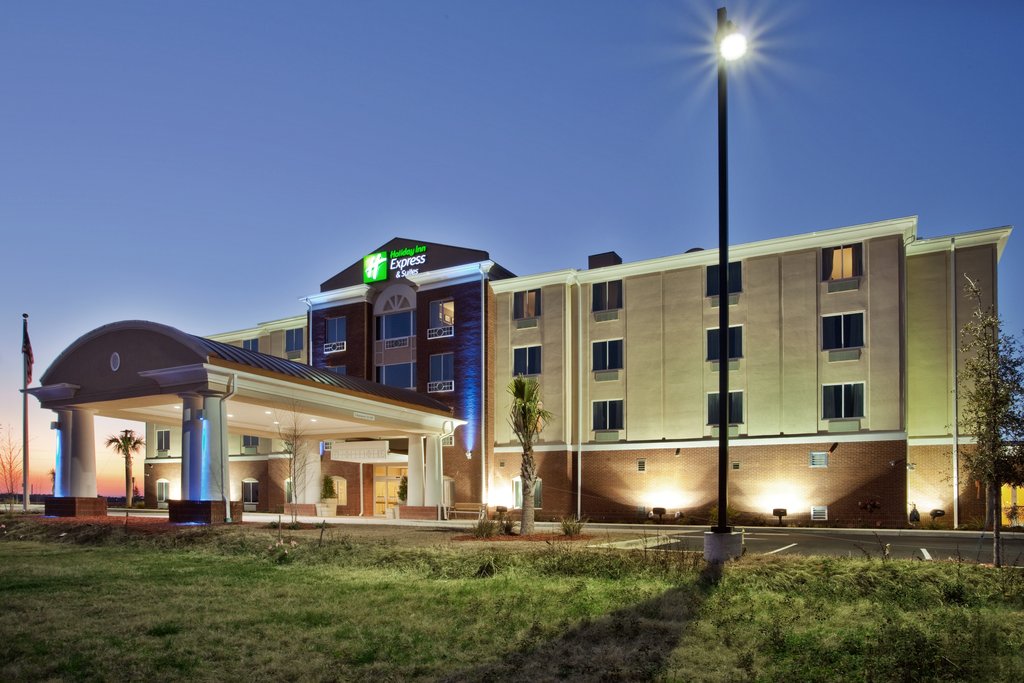 Holiday Inn Express & Suites Moultrie, an IHG Hotel | Qantas Hotels