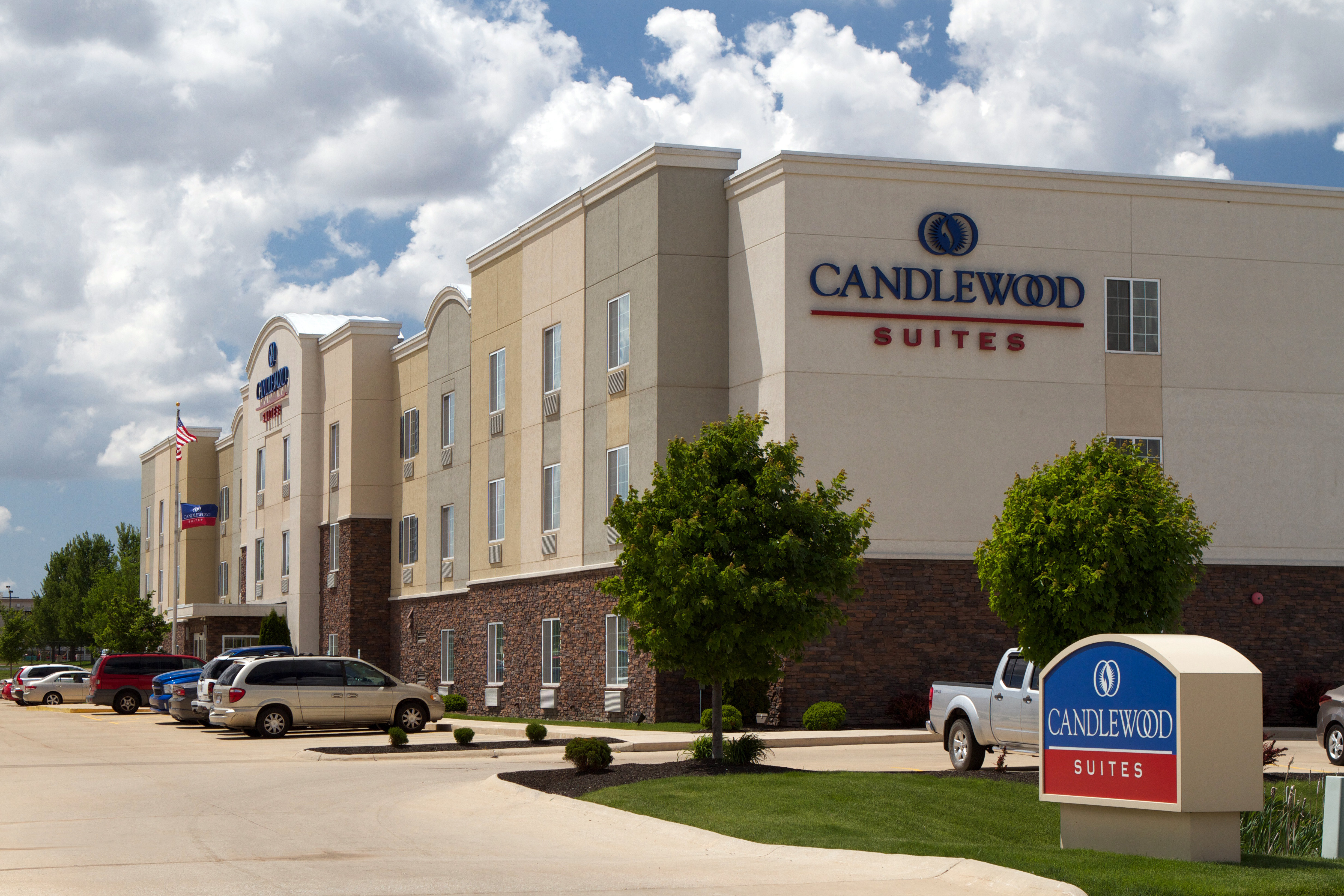 Candlewood Suites Champaign- Tourist Class Champaign, IL Hotels- GDS ...