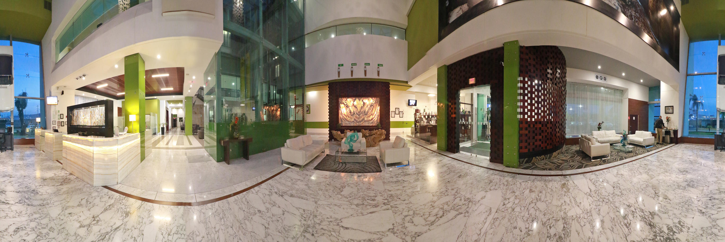 Holiday Inn Queretaro Zona Krystal- First Class Queretaro, Queretaro ...