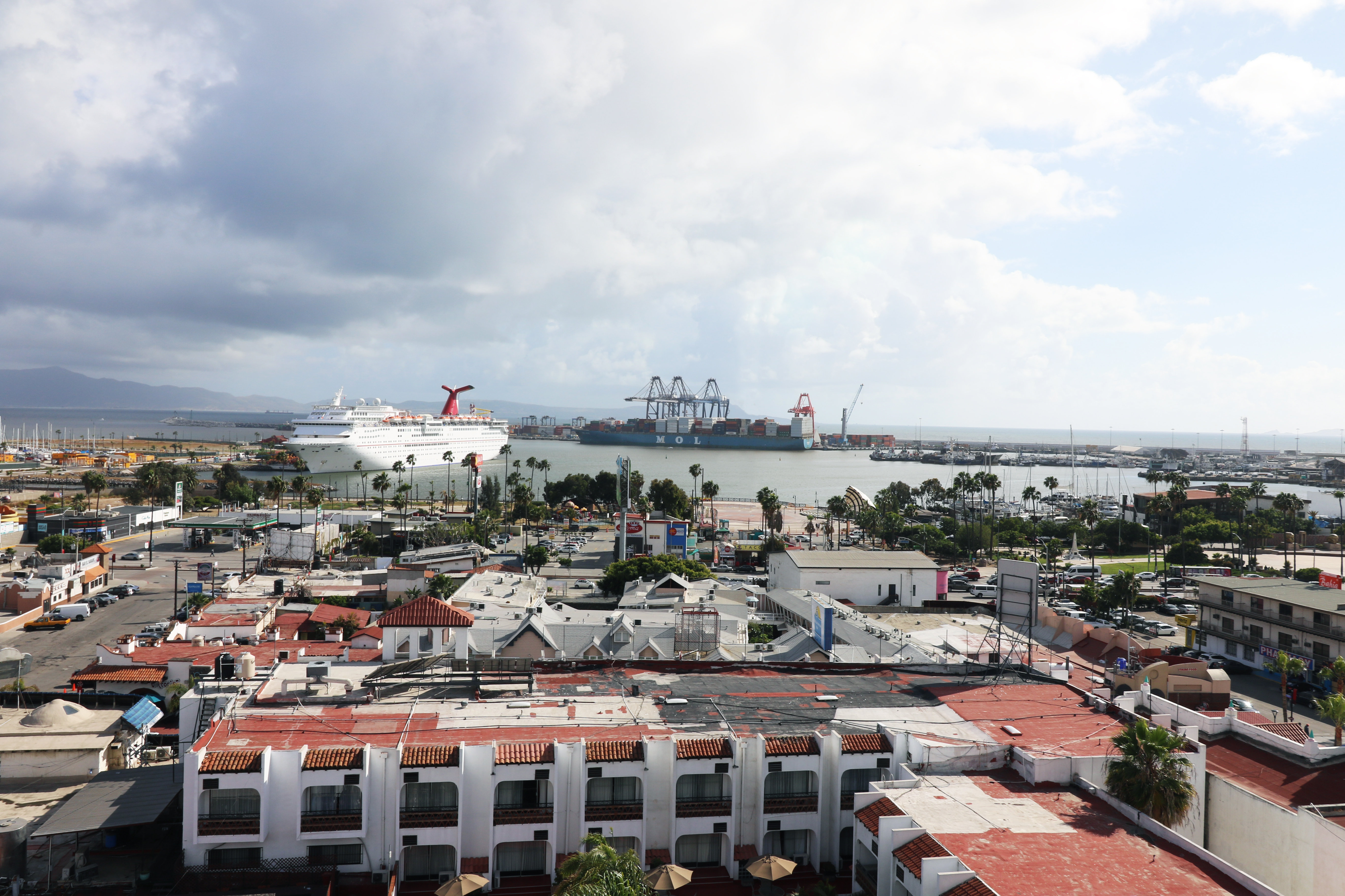 Holiday Inn Express/Stes Ensenada Centro- Ensenada, Baja California ...