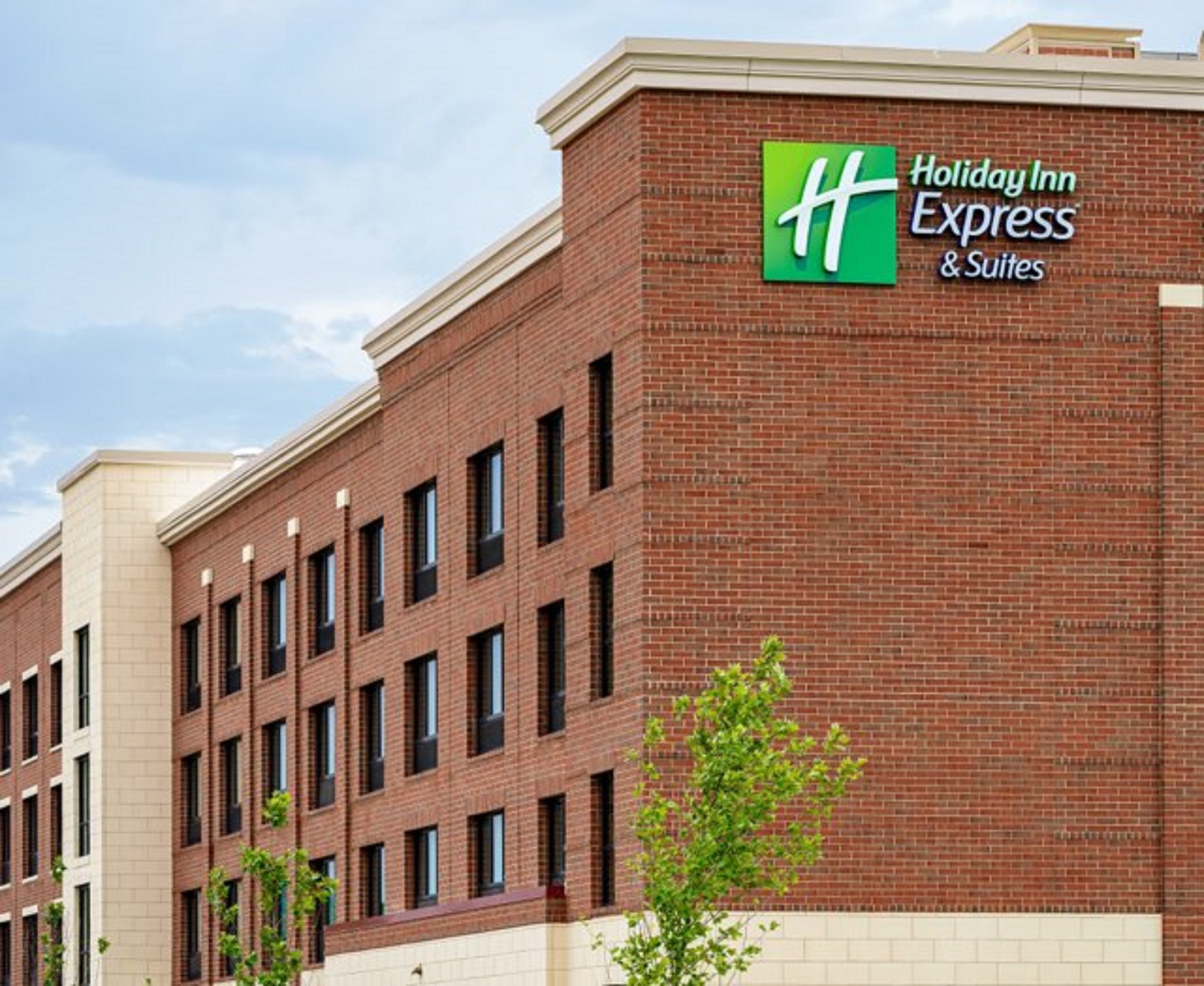 Holiday Inn Express & Suites Franklin- Tourist Class Franklin, TN ...
